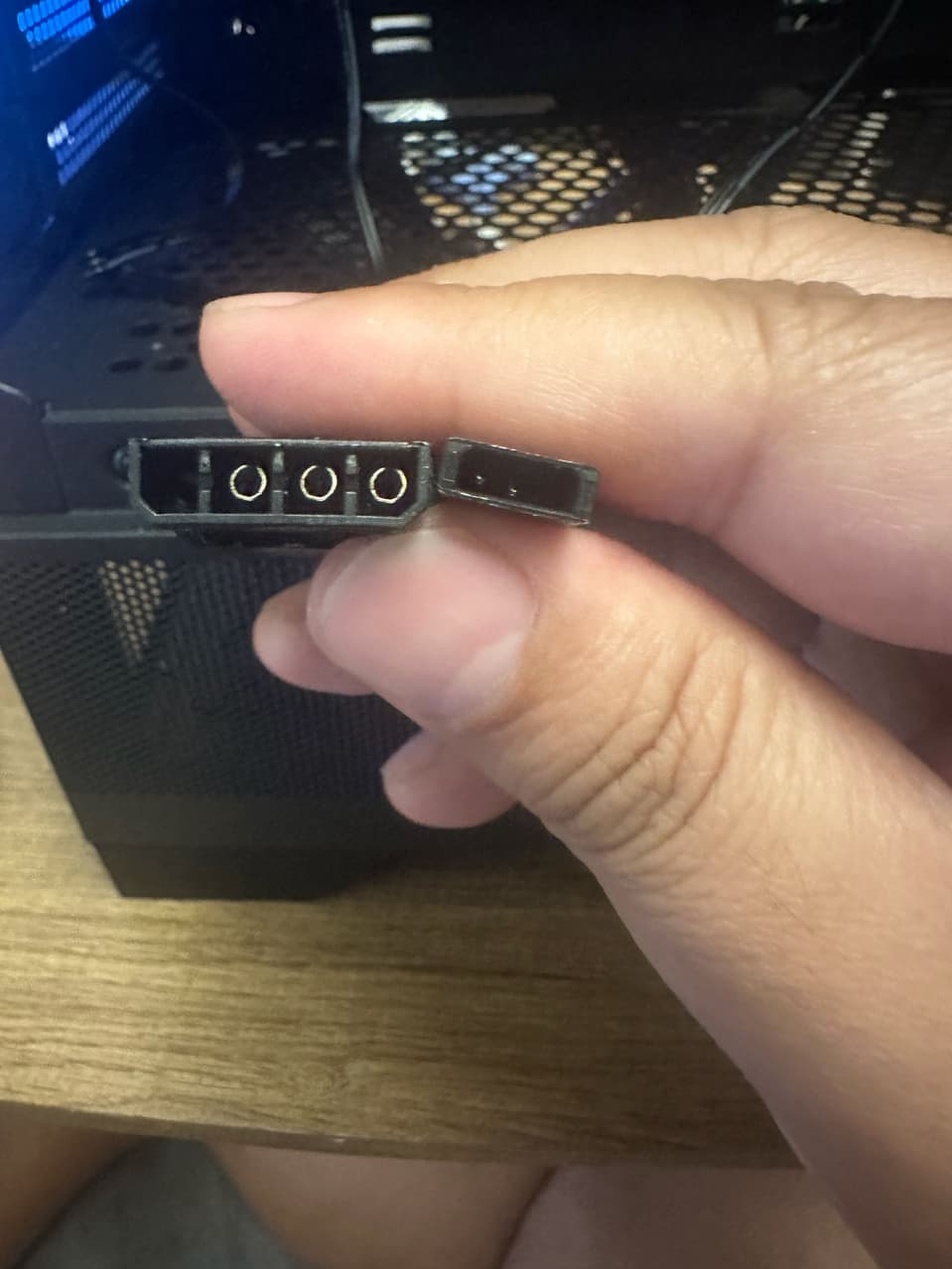 #請益 桌機機殼風扇大pin接腳 - 3C板 | Dcard