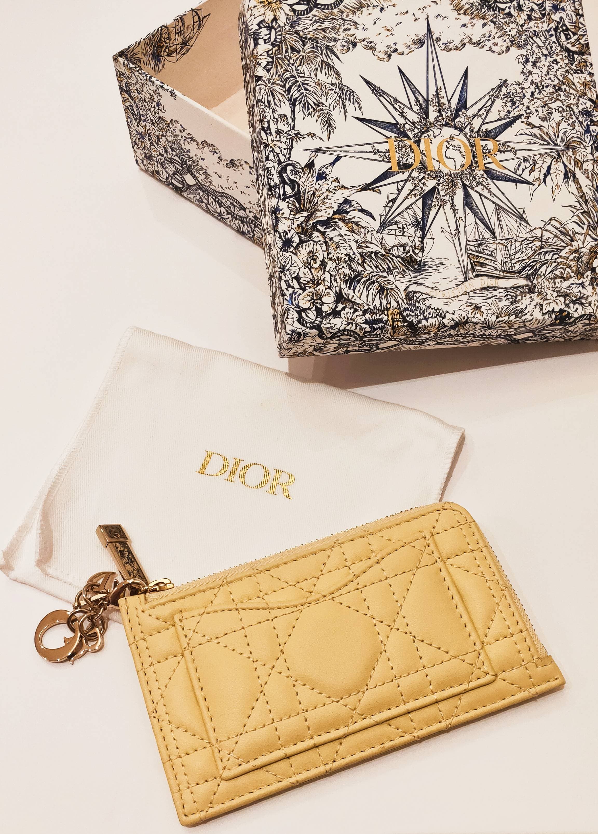 #分享 【🐠的Dior收藏】白、灰Lady Dior+小雞黃限定名片夾+2023新年禮 - 精品板 | Dcard