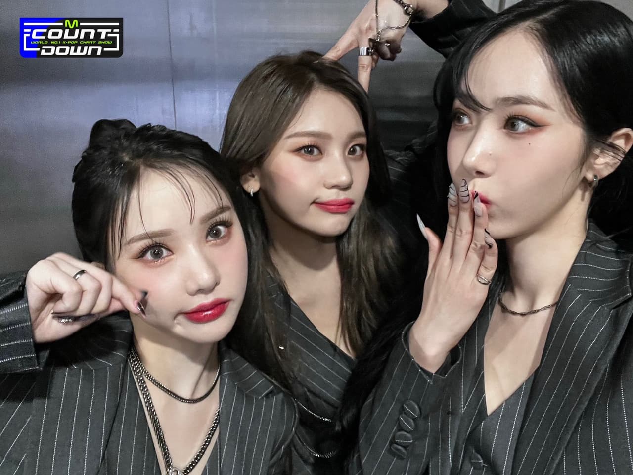 #集中討論 VIVIZ 迷你三輯 𝗩𝗮𝗿𝗶𝗼𝗨𝗦 回歸 - B168 留言 | Dcard