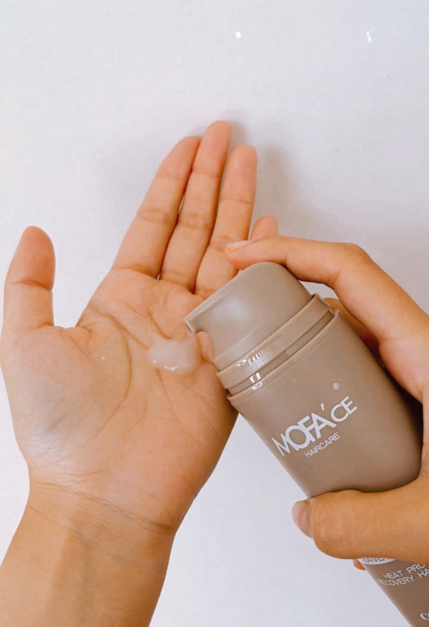 MOFACE沐氛 免沖洗香氛護髮精華露💐超高CP值！ #我來開箱 - 星期五少女 (@friyaygirl) | Dcard