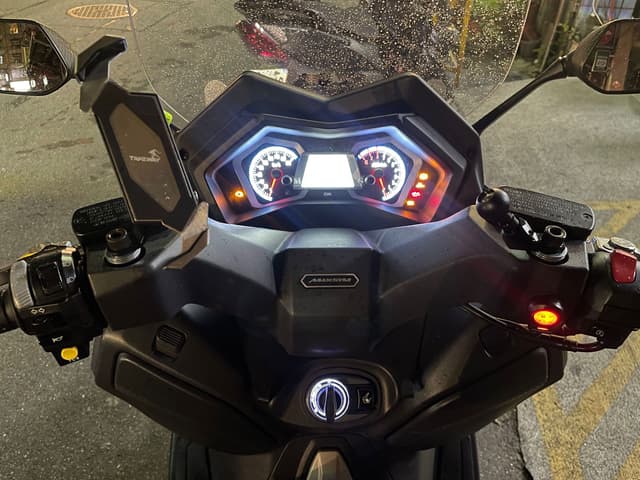 #黃牌 Sym Maxsym400 通勤心得 - 重機板 | Dcard