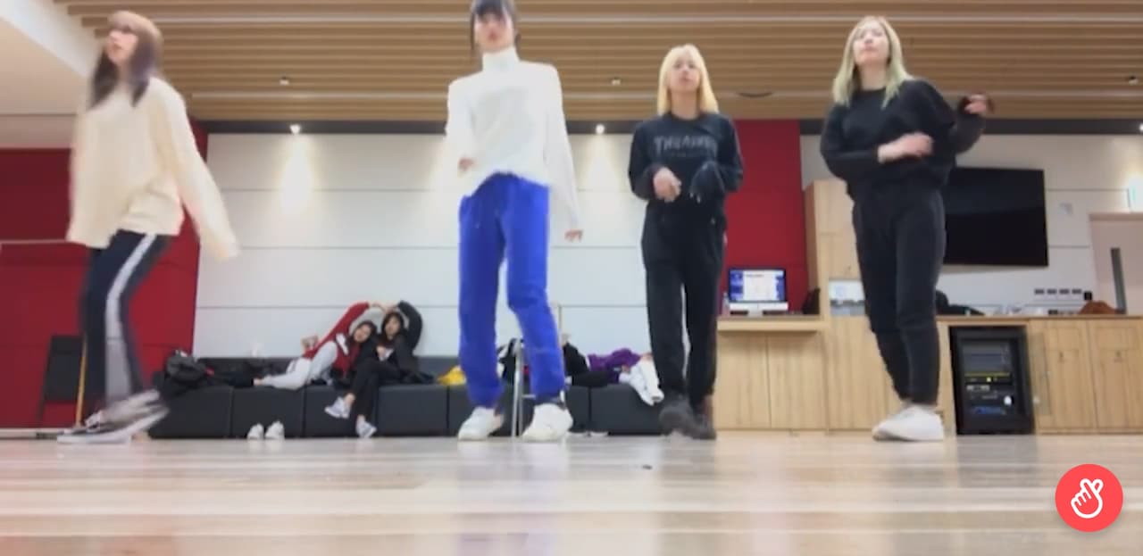 TWICE-Move官方版出來了 - 追星板 | Dcard