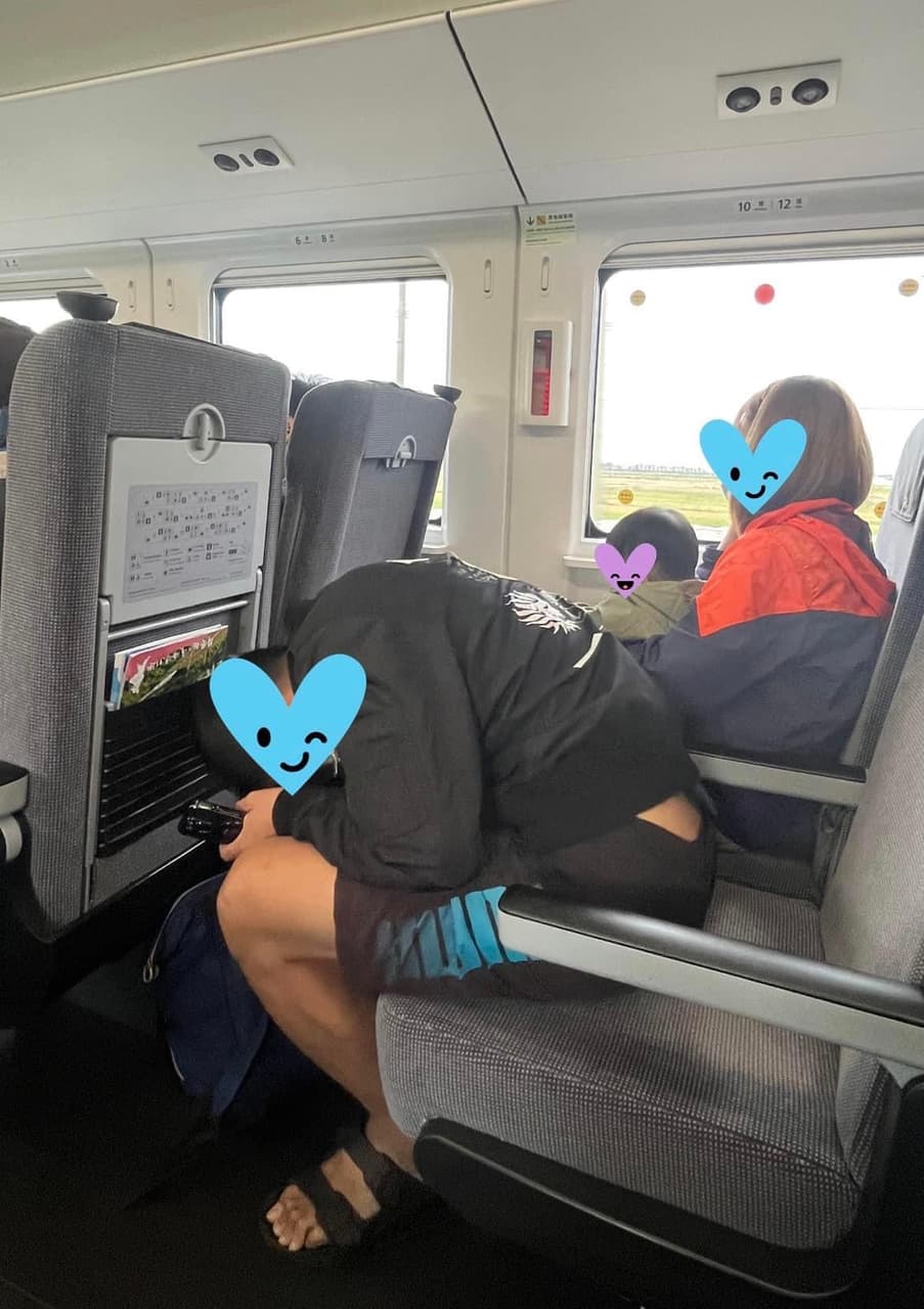 【爸爸不埋怨的彎腰，決定孩子的成長】 - 逸帆老師 (@shinefan) | Dcard