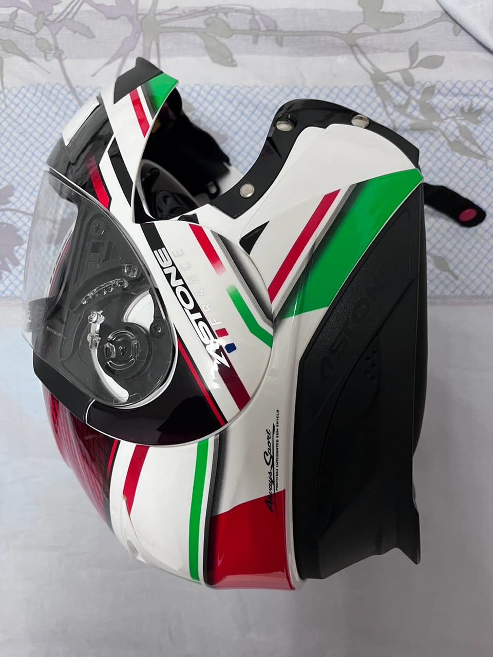 #我要賣 ASTONE RT1000 AB15 安全帽（幾乎全新） - 二手交易板 | Dcard