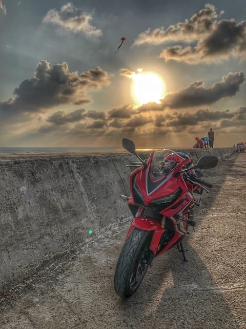 又帥又好騎CBR650R - 機車板 | Dcard