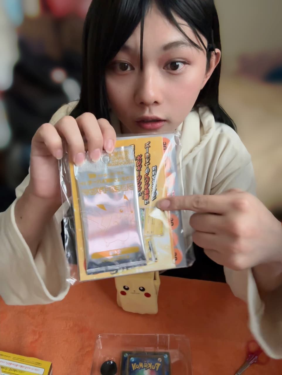 #開箱ptcg 超可愛皮卡丘ex預組禮盒 - 筱楓 (@aquarius_qaq) | Dcard