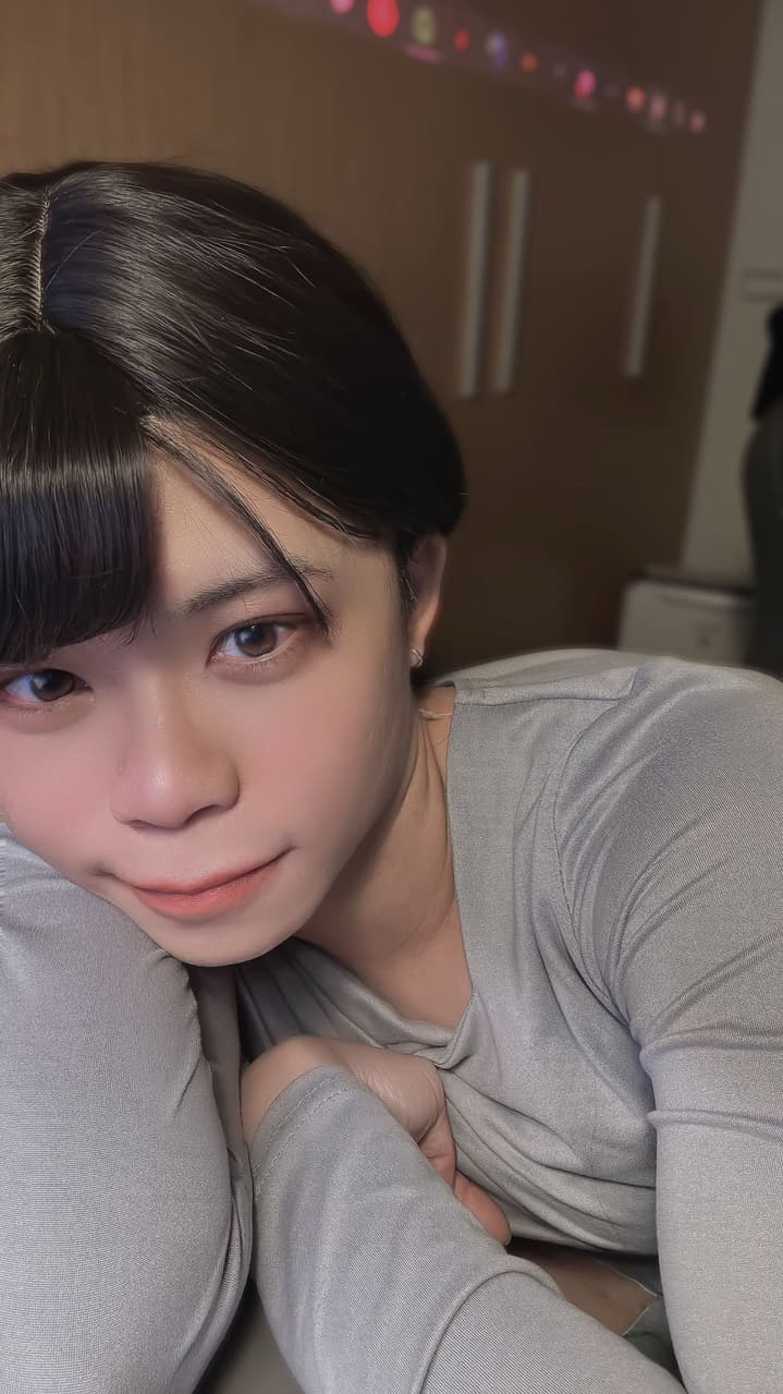 《笑著、憂鬱著、痛苦著、掙扎著》 - 珞珞luoluo (@luoluo1030) | Dcard