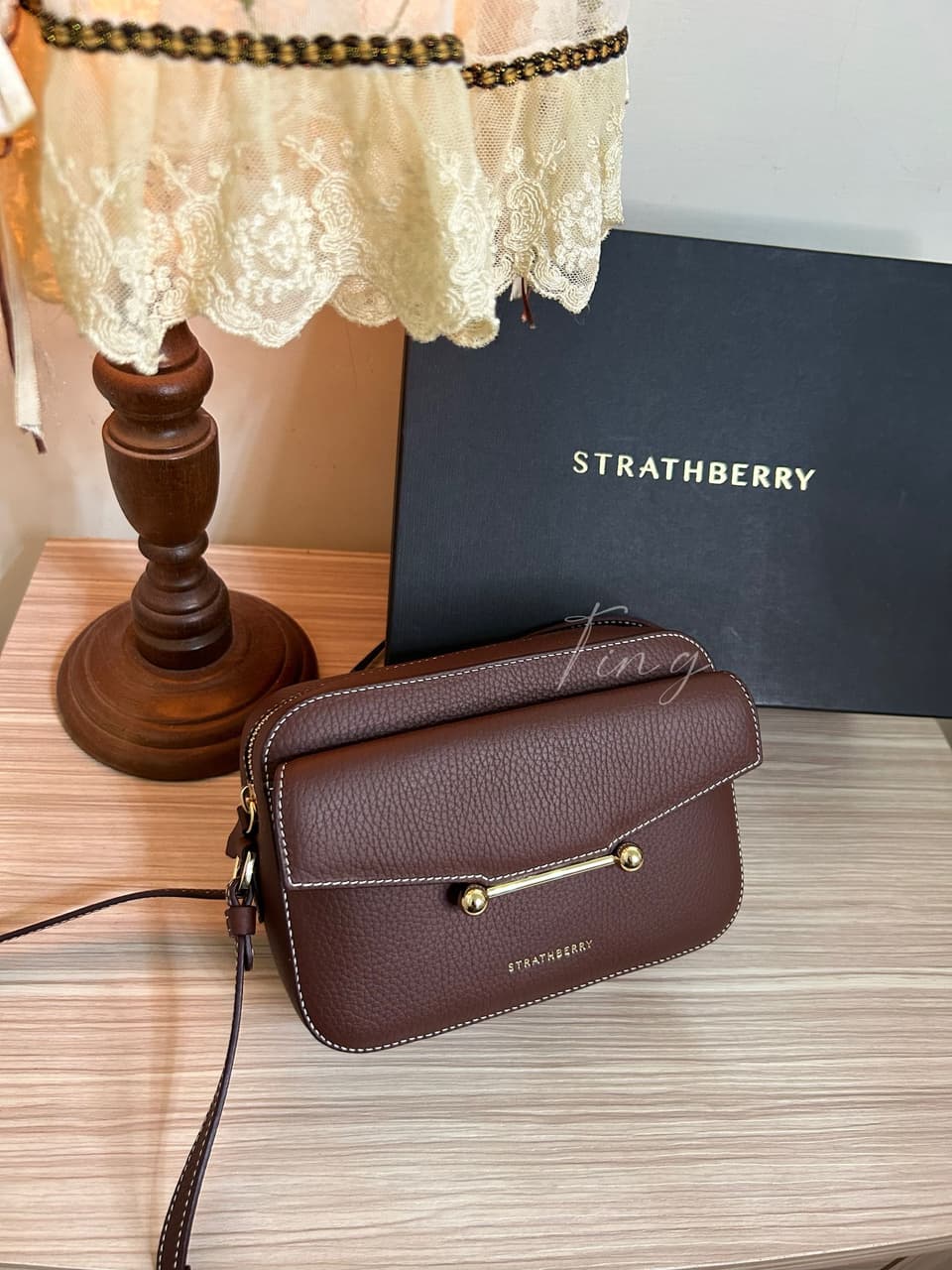 #開箱 英國Strathberry 相機包MOSAIC CAMERA - 精品板 | Dcard