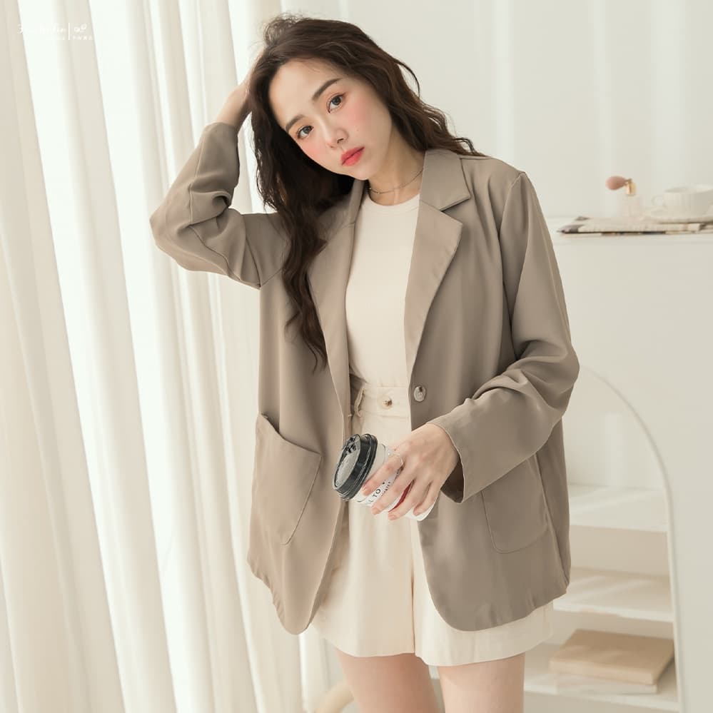 8款西裝外套分享 迎接微涼初秋的多層次穿搭必備單品 - 姐妹淘～ (@beauty_life_2me) | Dcard