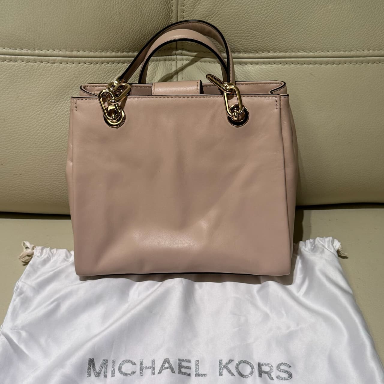 #我要賣 全新/二手包包大雜燴（有Coach、MK、萬國通路等等） - 二手交易板 | Dcard