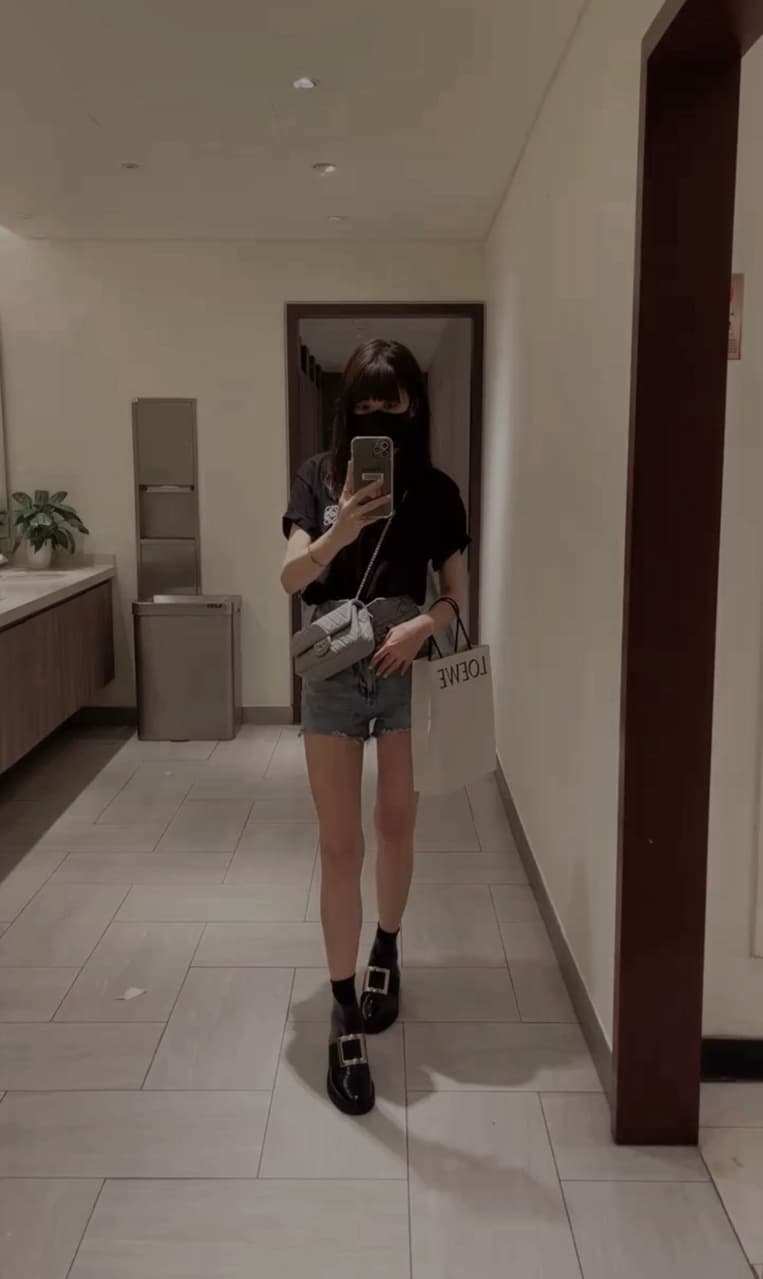 #分享 鞋控又來分享啦 RV經典方釦切爾西短靴 - 精品板 | Dcard