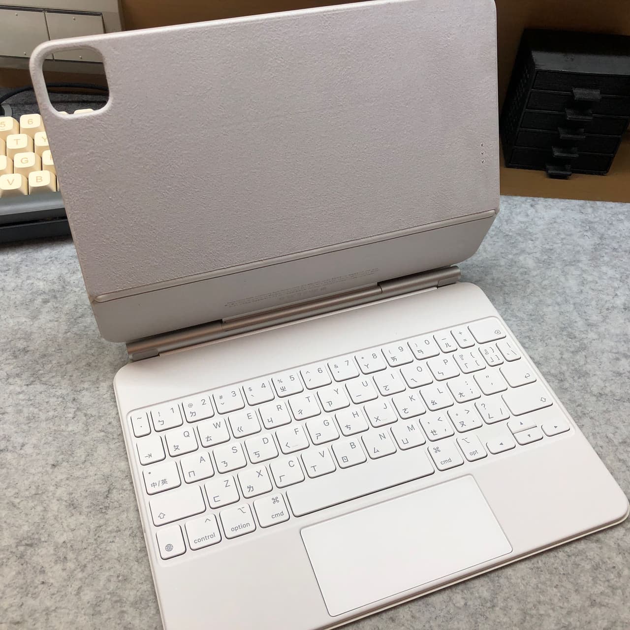 [已售] 價格沒那麼 Magic 的 Magic Keyboard #7500元 可議 - 臺北醫學大學板 | Dcard