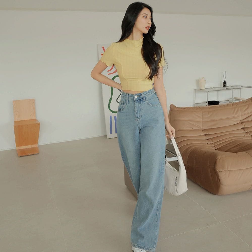 露出你的纖細小蠻腰😍分享5款短版上衣👕合身不緊身 好身材一覽無遺👀透膚織紋上衣、V領抓皺上衣、方領羅紋上衣 Y2K穿搭 airspace辣妹服飾推薦‼️ - haloyoyo (@haloho ...