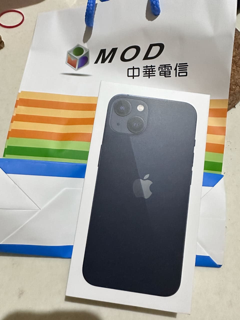 #我要賣 全新未拆封iphone13 - 二手交易板 | Dcard