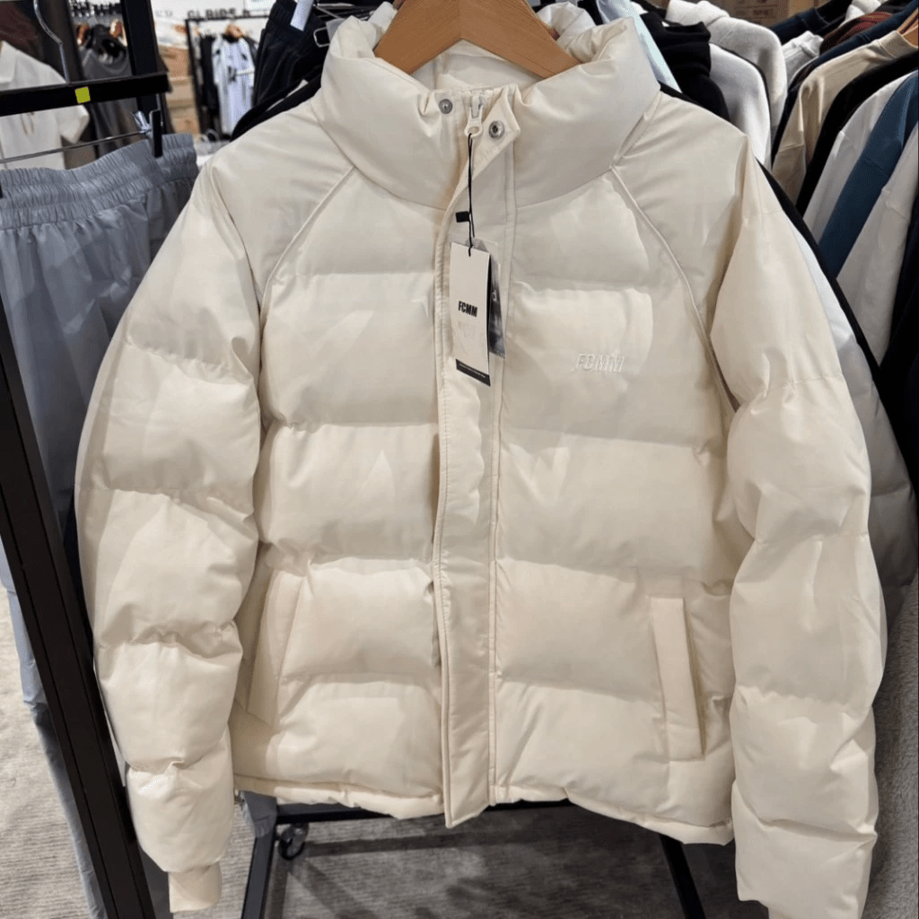 【羽絨外套推薦】Dcard/PTT爆紅🔥10大韓系機能款實測！性能比較、網友真實評價、男女都適合冬季外套 - rayyu._.1226 (@rayyu1226) | Dcard