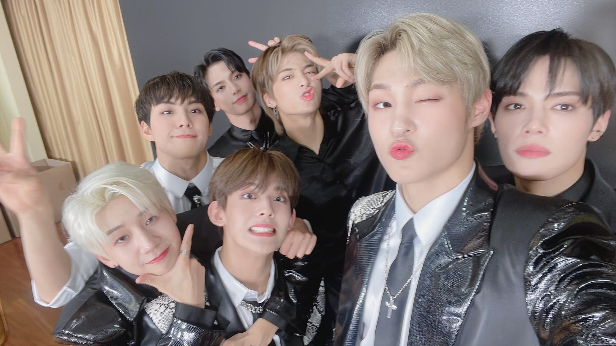 #分享 自拍站位都一樣的團體 * TAN - 追星板 | Dcard