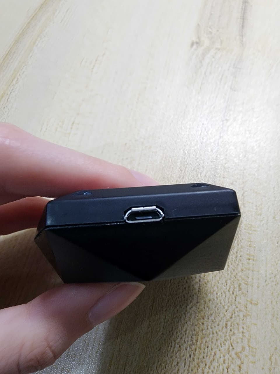 #贈送 （已贈出）艾法科技 AIFA i-Ctrl AC家電遠端遙控 - 贈物板 | Dcard