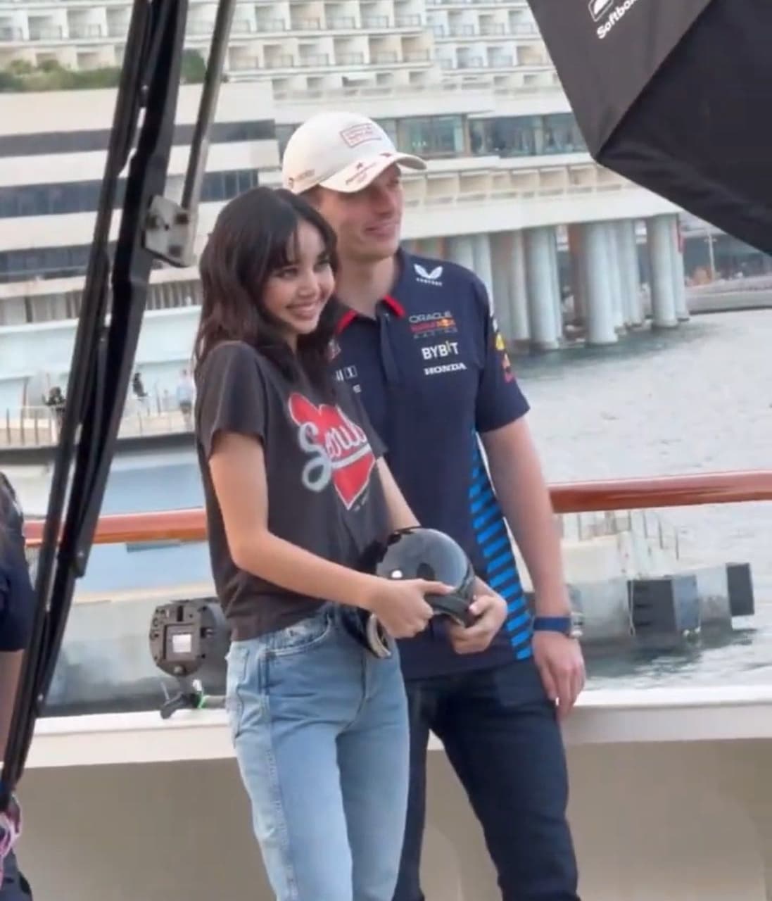 #分享 LISA出席F1摩納哥大獎賽一級方程式賽車賽事 - BLACKPINK板 | Dcard