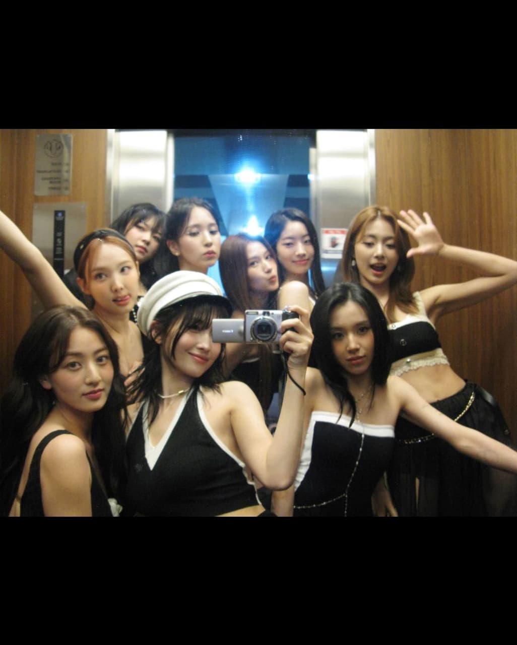 #分享 TWICE "DIVE"幕後團照 - TWICE板 | Dcard