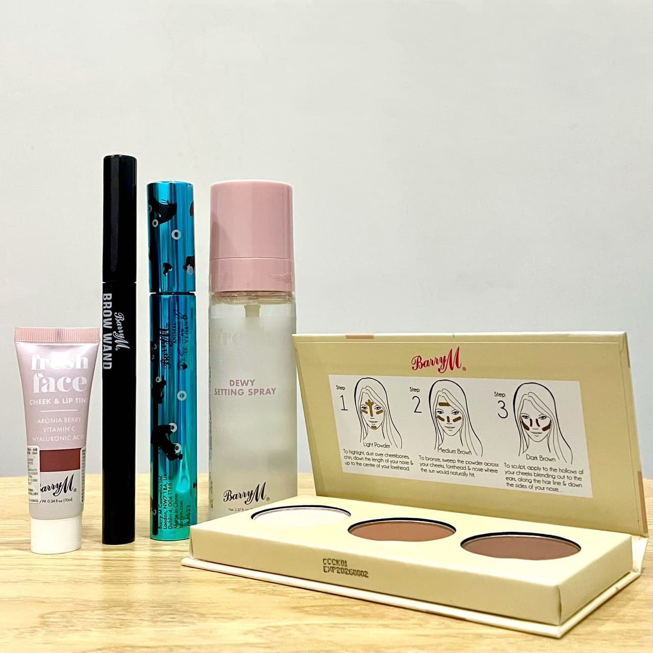 #開箱 英國平價彩妝Barry m 開箱 💄 - 這邊這個優秀小青年 (@cl_20) | Dcard