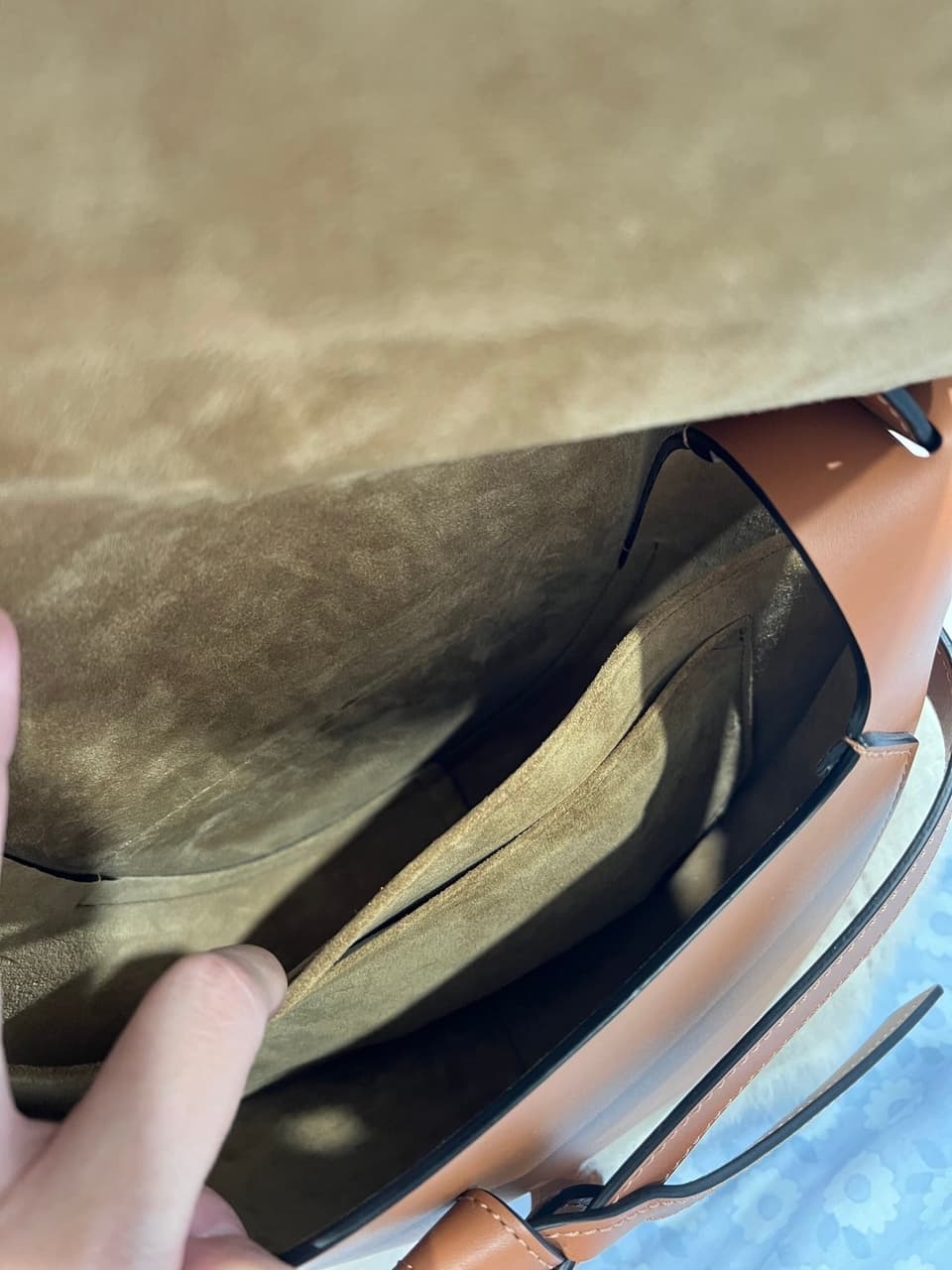 #分享 沖繩DFS-T廣場 Loewe small gate - 精品板 | Dcard