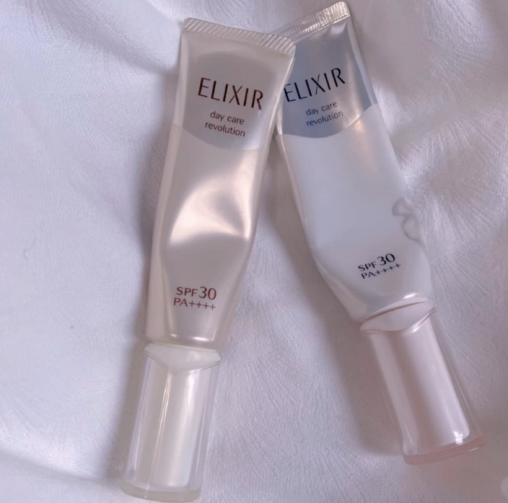 #限時特賣 上妝更服貼的小法寶 ELIXIR怡麗絲爾防曬美肌小金管 - 此帳號疑似正常 (@hennahito) | Dcard