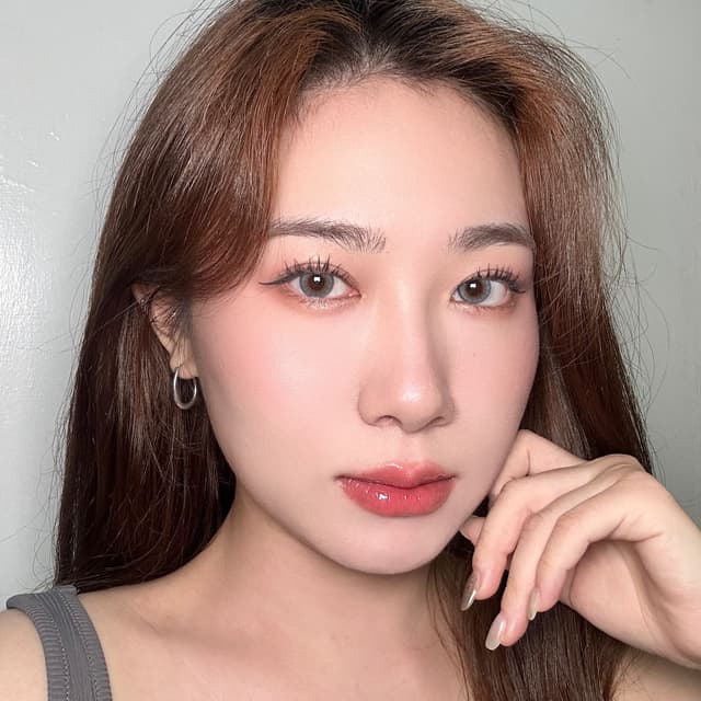 🫶🏻OPT 尼斯灰&赫拉棕 混血感新色 - 摸你卡撐 (@vivi47) | Dcard