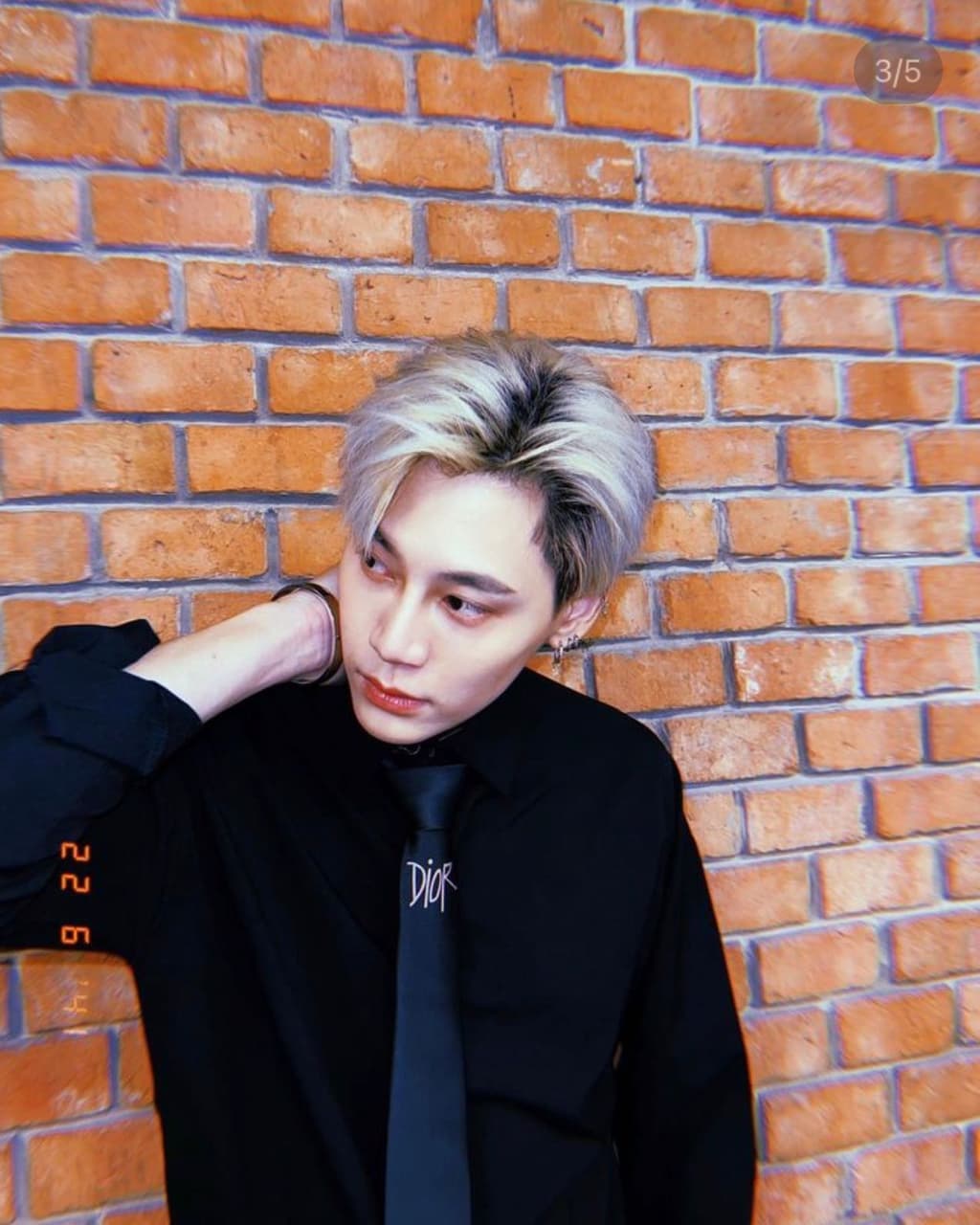 #分享 我的偶像去參加Mark簽售！藝人追星起來比粉絲還專業🔥 - 追星板 | Dcard