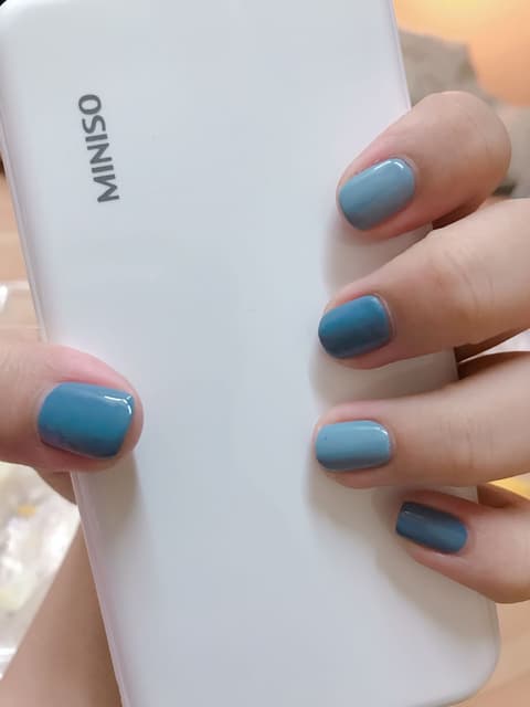 突然想要分享一下自己做過的光療💅🏻 美甲板 Dcard