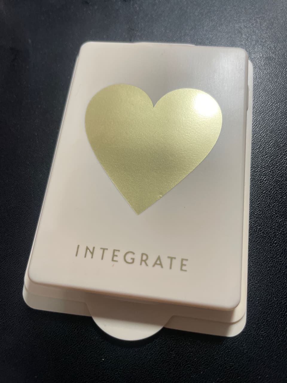 integrate光透美肌乳+長效控油美肌蜜粉餅，實測大約6小時半持妝程度 - 美妝板 | Dcard