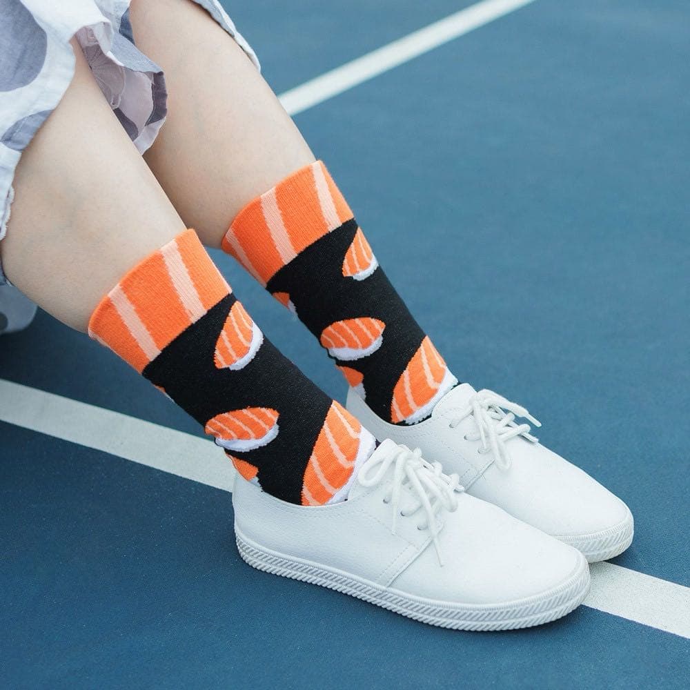 襪子也要時尚！分享3款可愛日系長襪，搭配穿搭超亮眼 - 敝姓程 工程的程 (@ptr119) | Dcard