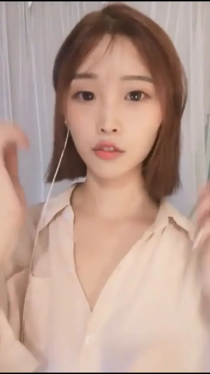 求片,這是誰? 西斯板 Dcard