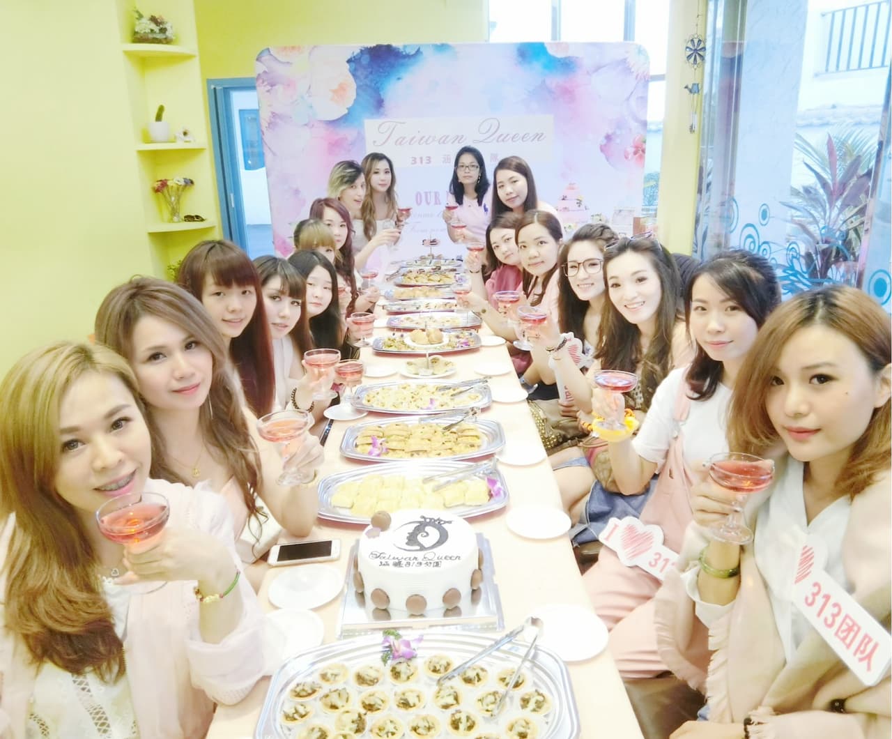 曾單日營收500萬，為何走上療癒之路？ - Vivi美心學苑 (@vivi_tarot) | Dcard