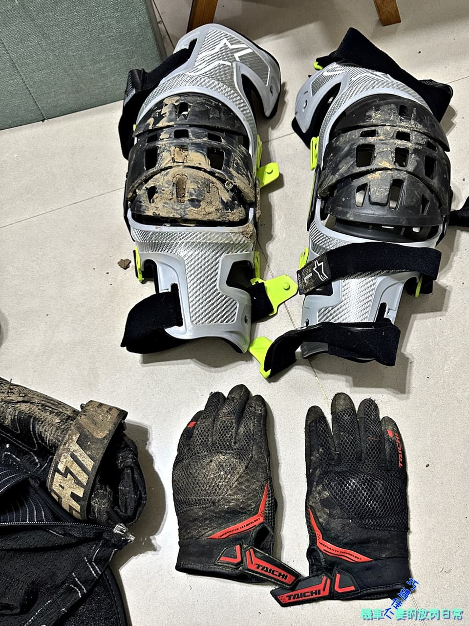 #人身部品 [部品開箱] Alpinestars Bionic-7 Knee Brace Set A星 機械腳 機械式護膝 越野 - 重機板 ...
