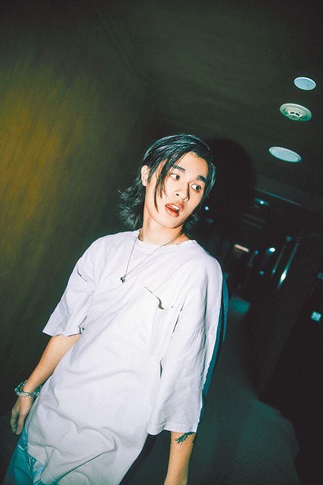 #分享 金曲獎廣告77Ke是誰? - 追星板 | Dcard