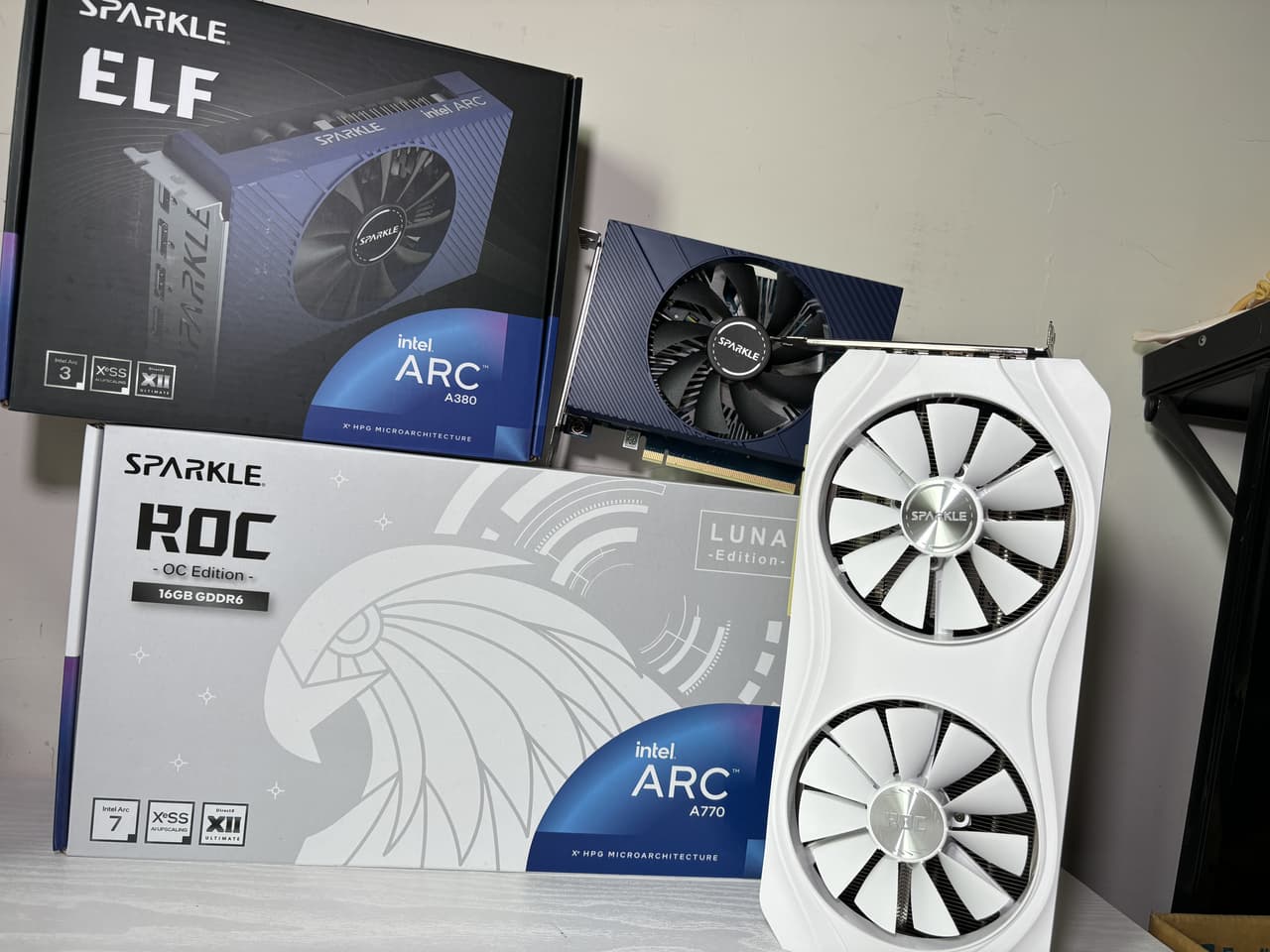 「月白風清，大鵬展翅」SPARKLE 撼與 Intel Arc A770 ROC Luna Edition #開箱 - 3C板 | Dcard