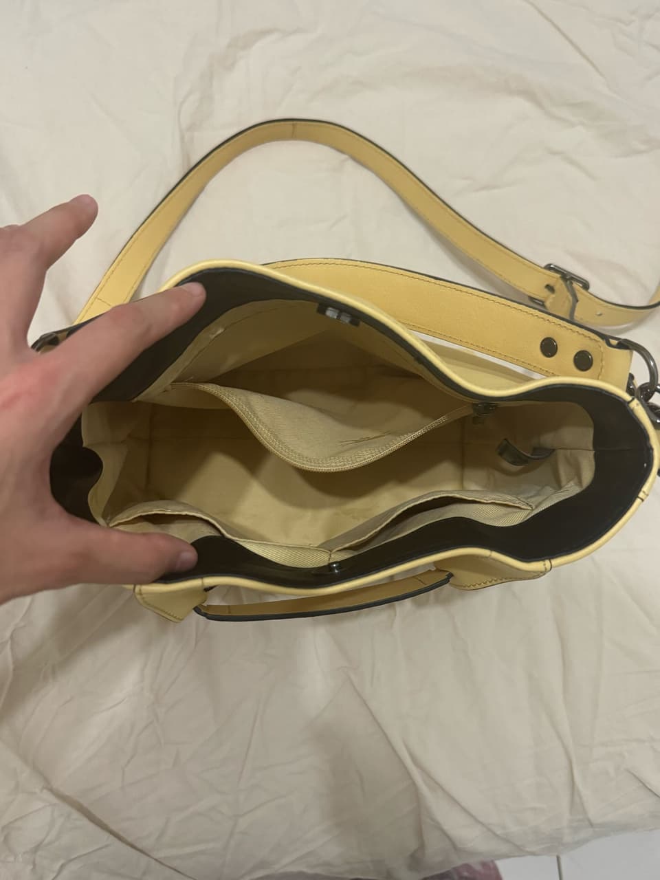 #我要賣 #售出囉！二手「絕版黃色」LONGCHAMP 3D 斜背袋 S - 二手交易板 | Dcard