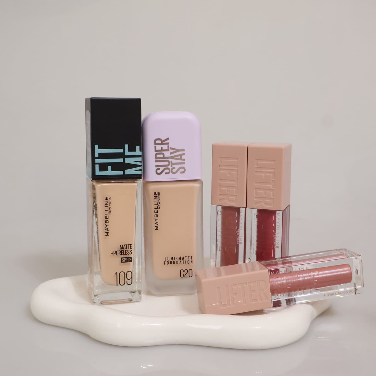 專櫃等級只要開架價格 Maybelline 裸霧光持久水粉底 - 美妝板 | Dcard