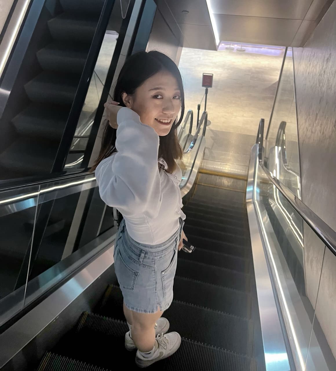 手扶梯拍📷 - (⁎˃ᴗ˂⁎) (@chun_u____) | Dcard