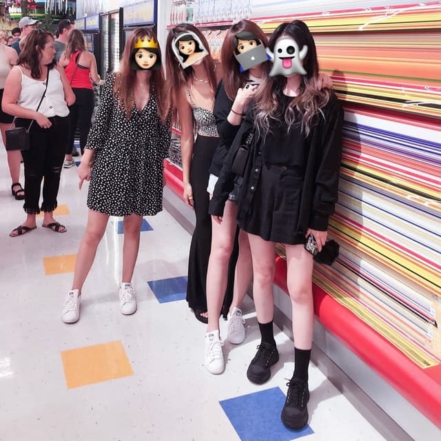 全黑穿搭🖤第12集🖤伴娘篇 - 張鬼斯 (@ghostootd) | Dcard