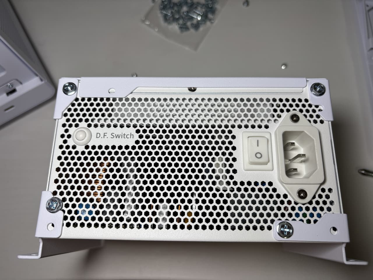 【開箱】「宿舍拯救者！」Lian Li 聯力 A3-mATX 機殼 - 3C板 | Dcard