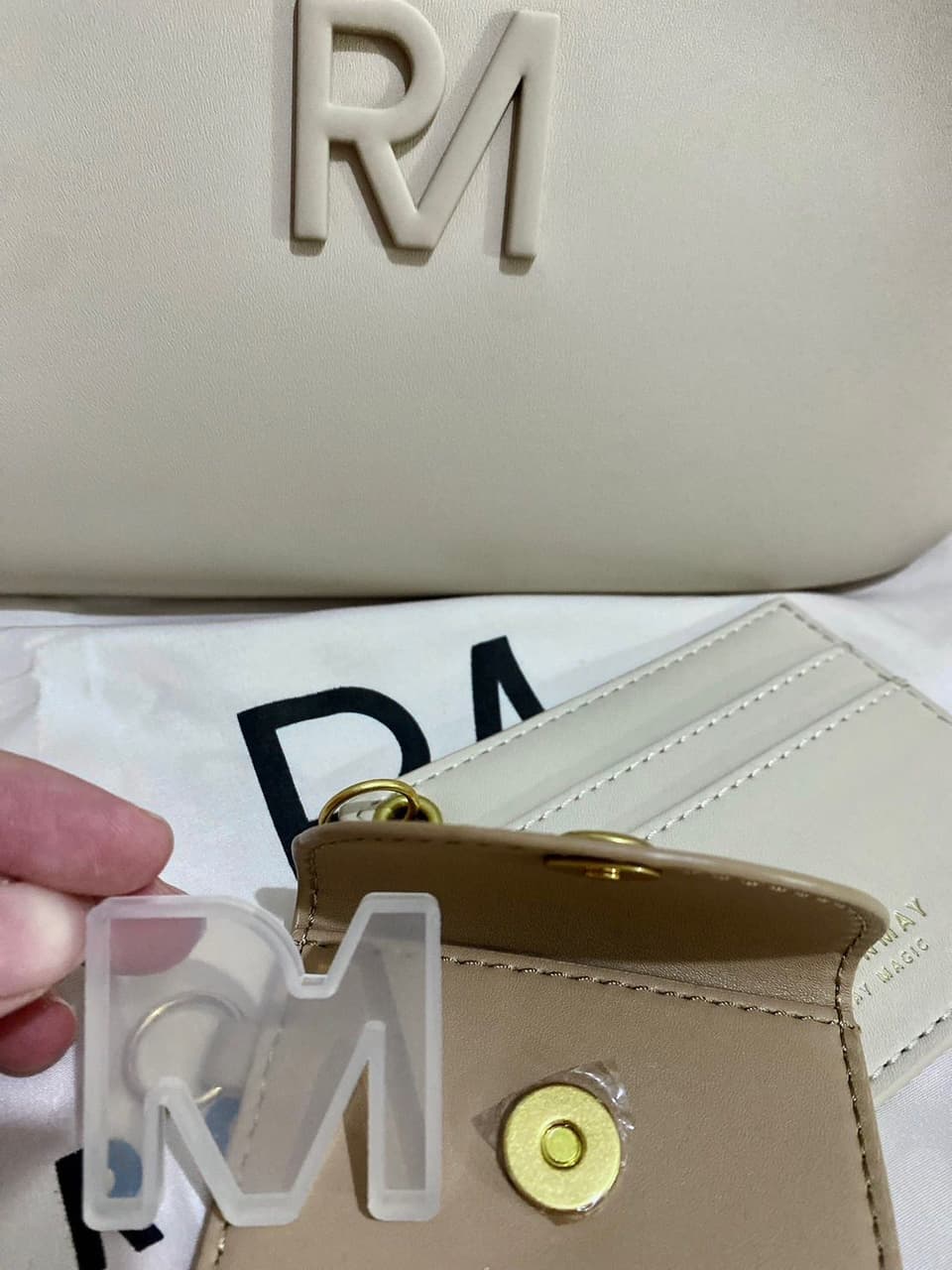 RM經典Ella款💕 嘉年華斜肩包分享 - 女孩板 | Dcard