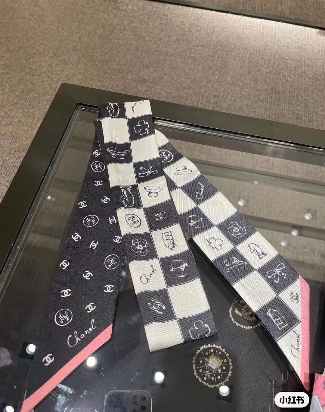 #開箱 我的第一顆香奈兒 cf mini with handle - 精品板 | Dcard