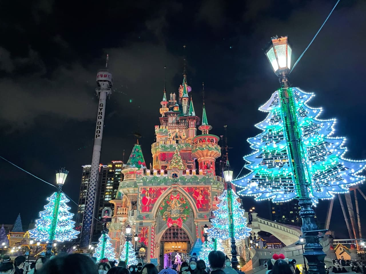 12月樂天世界拍照分享！租校服！ - 𝑌𝑢𝑛𝑎_유나 (@hi_una_) | Dcard