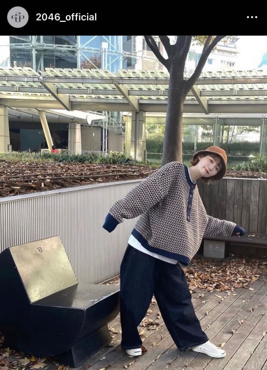 #售全新 #僅試穿 Classicalelf 2 way 復古提花針織 藍XL（售出） - 二手交易板 | Dcard