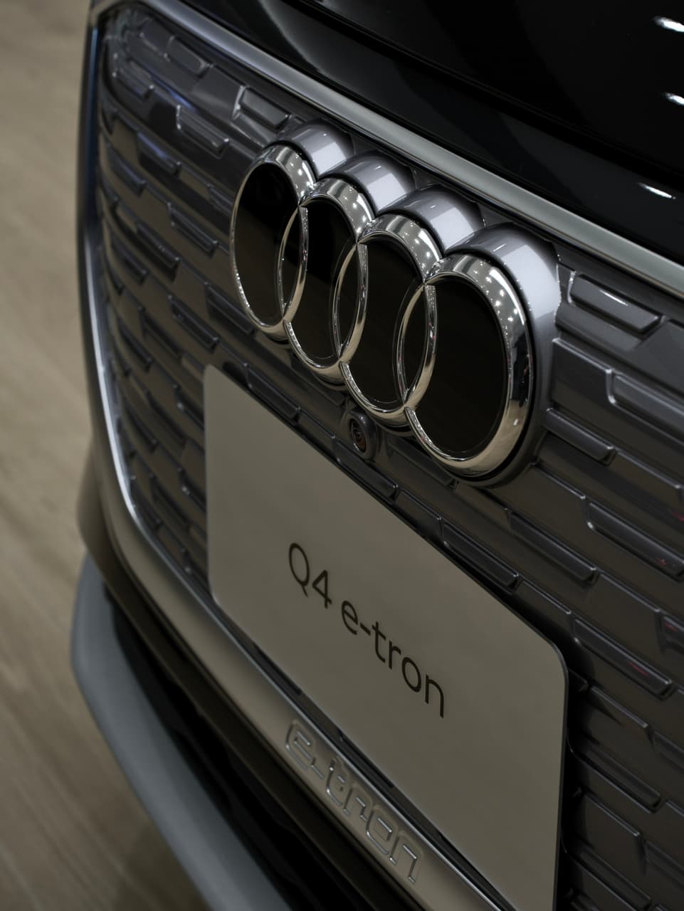 Q4 e-tron 45 advanced 金屬神迷黑 - 汽車板 | Dcard