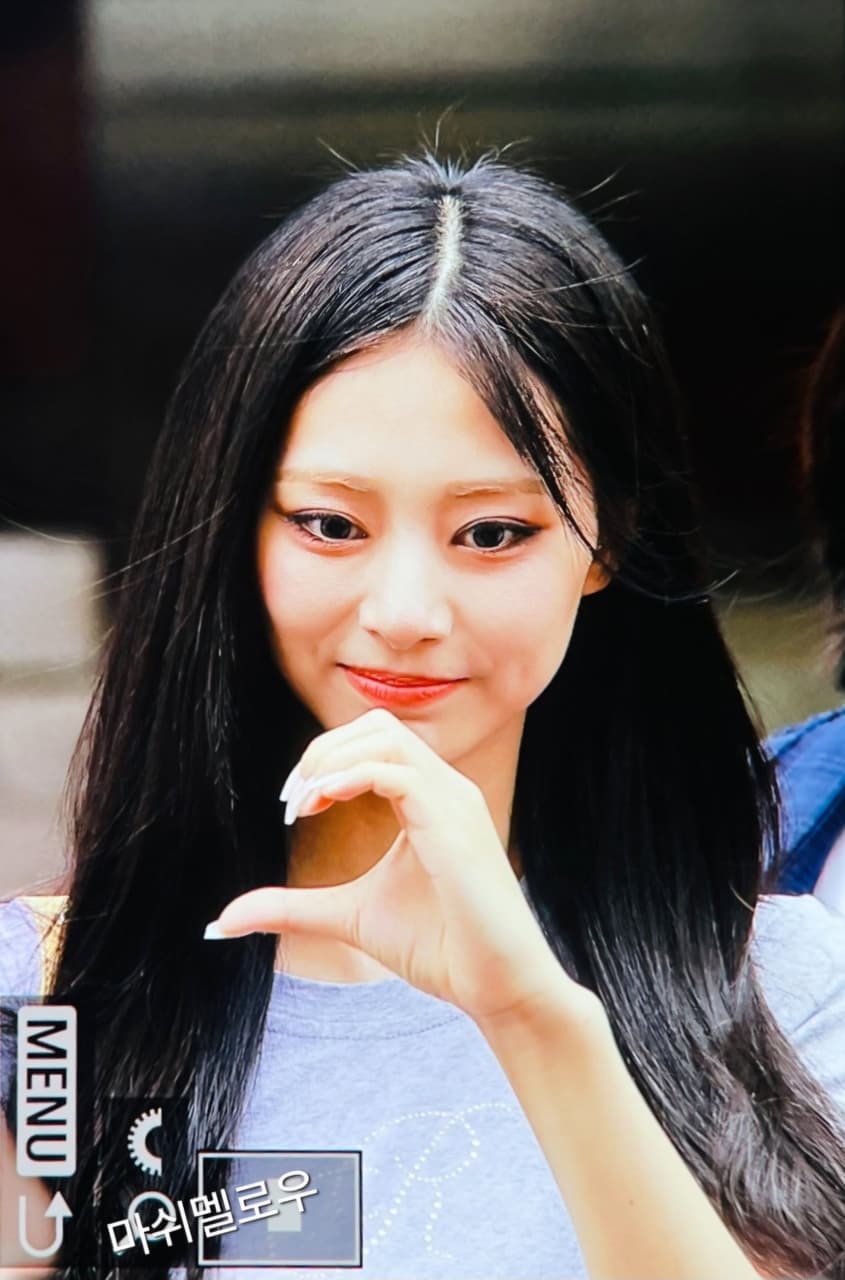 #分享 子瑜🦌今日音銀預錄美照💙 - TWICE板 | Dcard