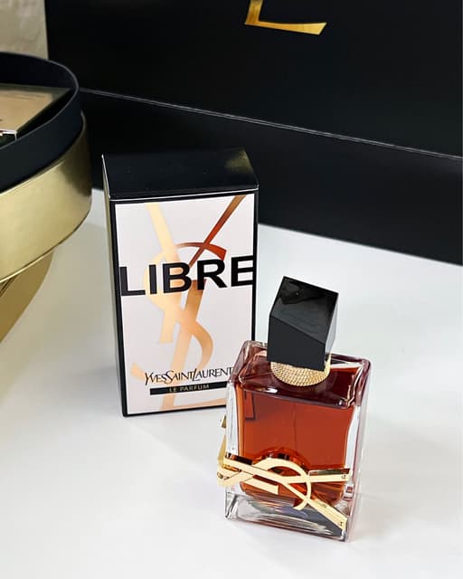 #分享 YSL情人節禮盒開箱 黑金控必收！ - 美妝板 | Dcard