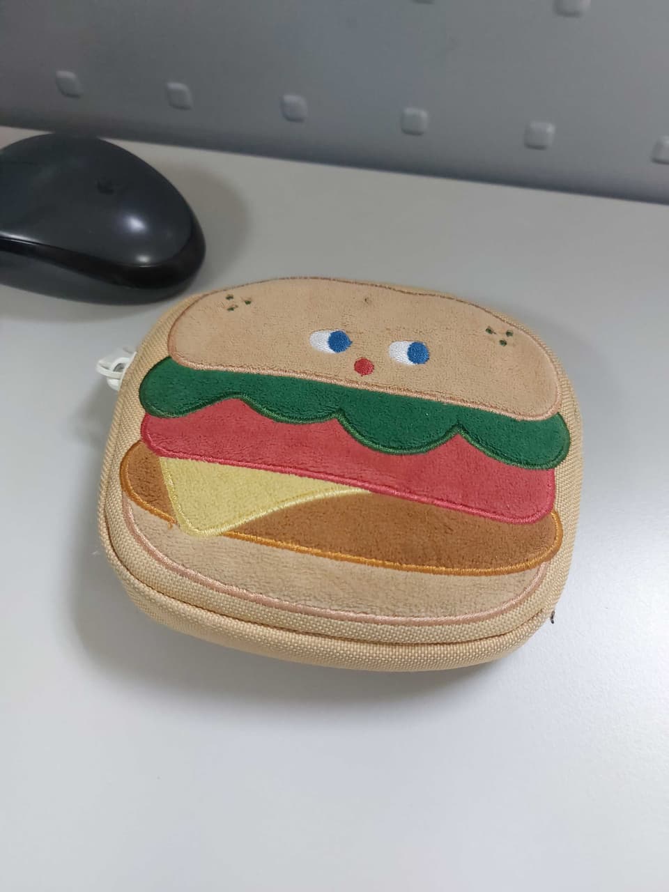 遺失的漢堡包在六樓自習區 中山醫學大學板 Dcard