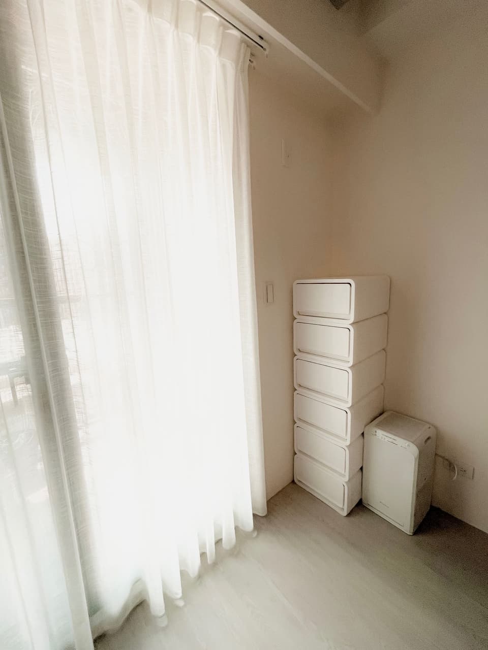 #分享 what‘s in my room 半成品的極簡主臥公開ᰔᩚ - 🅒🅐🅡🅐 (@cacaxi) | Dcard